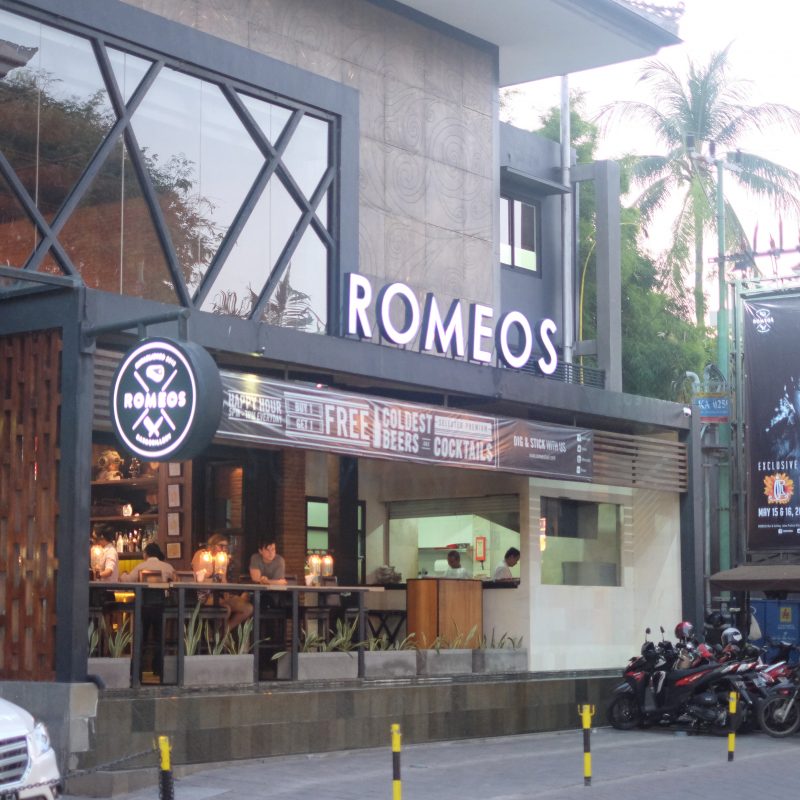 Romeos Restaurant, Legian. - Punapi Bali